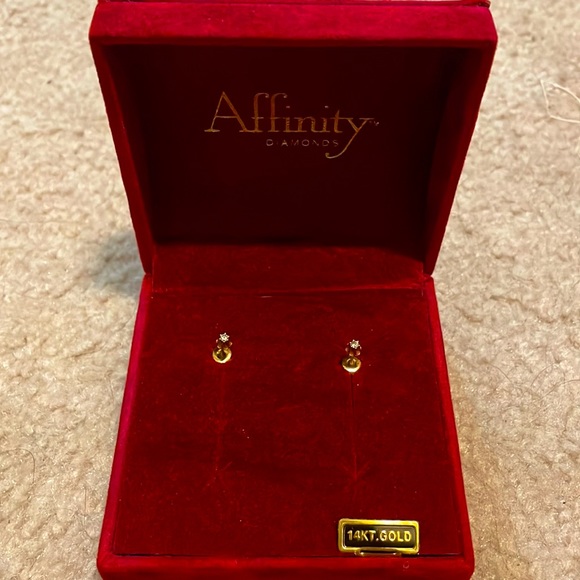 Affinity Diamonds | Jewelry | 4kt Gold Stud Diamond Earrings By ...